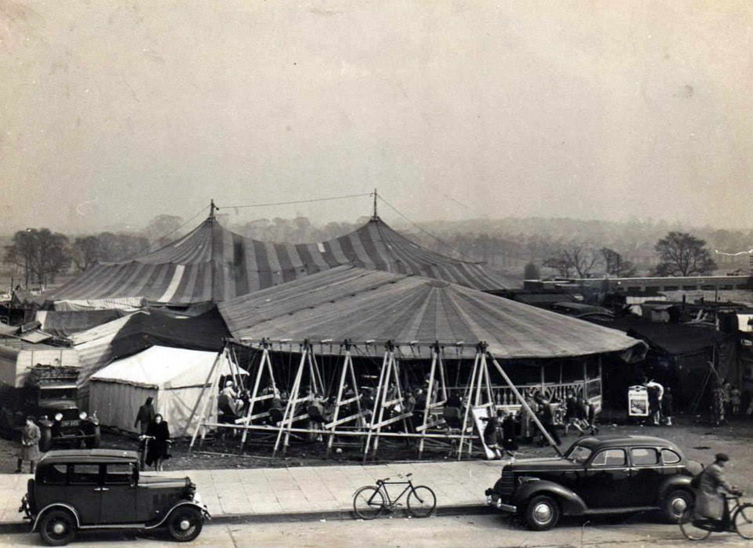 File:Billy Smart's Circus (1946).jpeg - Circopedia
